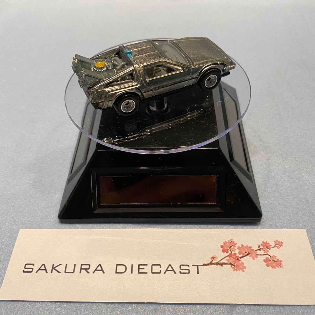 Solar and battery powered rotating display stand for 1/64 cars – Sakura ...